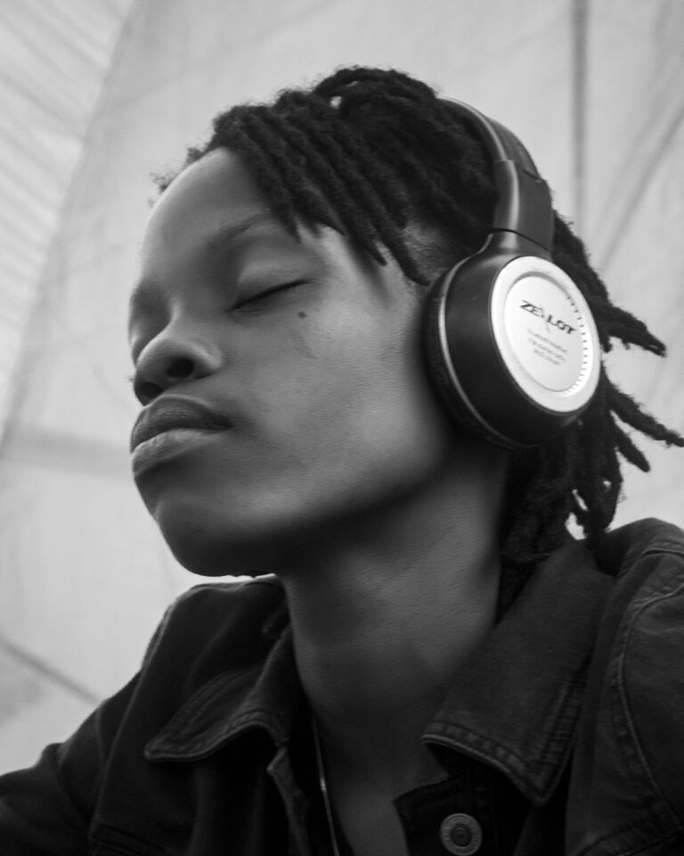 About - VAL 9 Jamusic